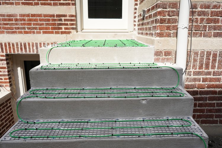 Heated Walkway, Stairs and Landing Showcase in Evanston, IL. 390 sq. ft ...